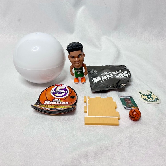 Zuru | Toys | Zuru 5 Surprise Nba Ballers Figure Giannis Antetokounmpo ...